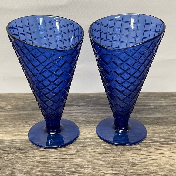 Dining | Plastic Footed Waffle Cone Style Parfait Sundae Dessert Cups 8 ...